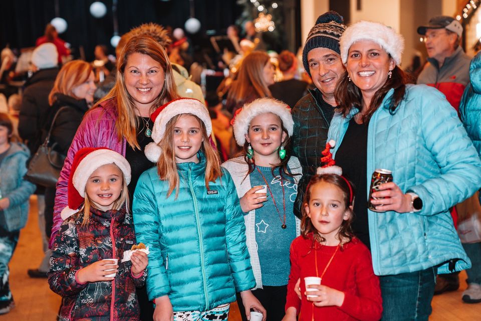 December First Friday Holiday Lighting & Art Market at Silverthorne ...