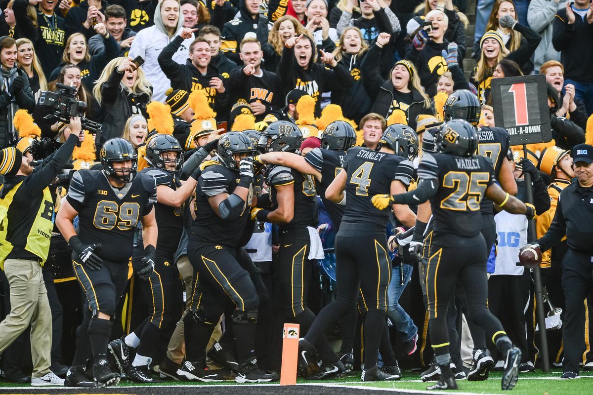 Iowa Hawkeyes at Ohio State Buckeyes Football at Ohio Stadium, Columbus ...