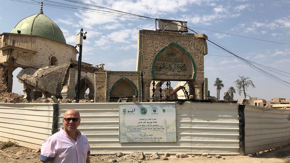 På innsiden av IS. Forfattersamtale med Mohamed Saif Al-Mofty og Osama ...