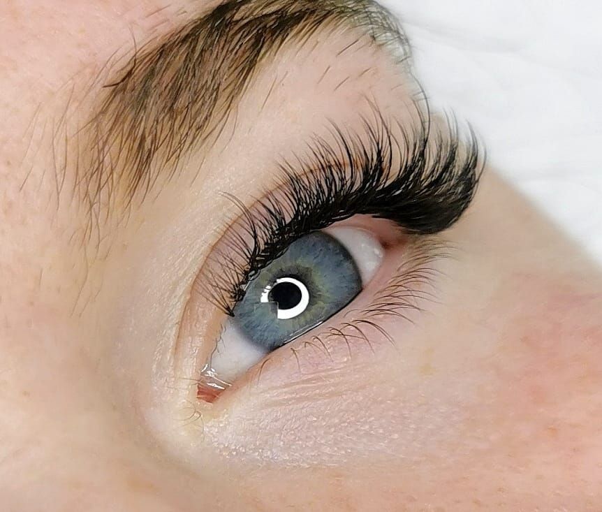 Volume Lash Extensions training | DeviLash.Monika.Woy, Galway, GY ...