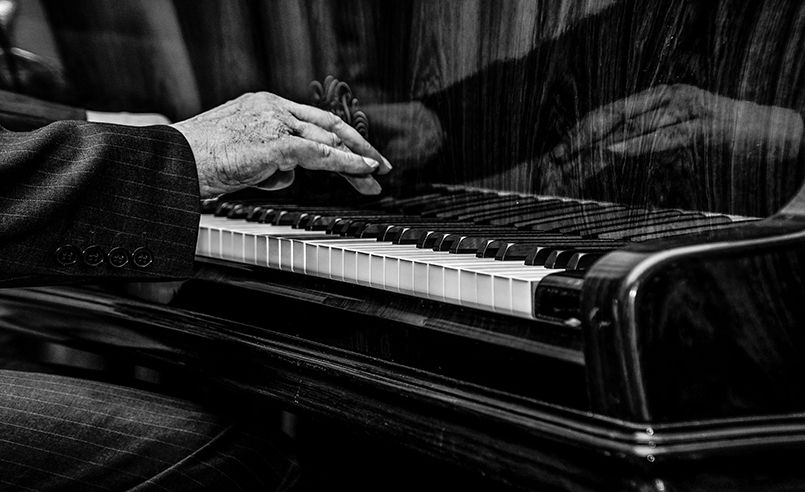 Swing Jazz Trio with Franck Guetatra Druss Lecomte & Jo Maartense ...
