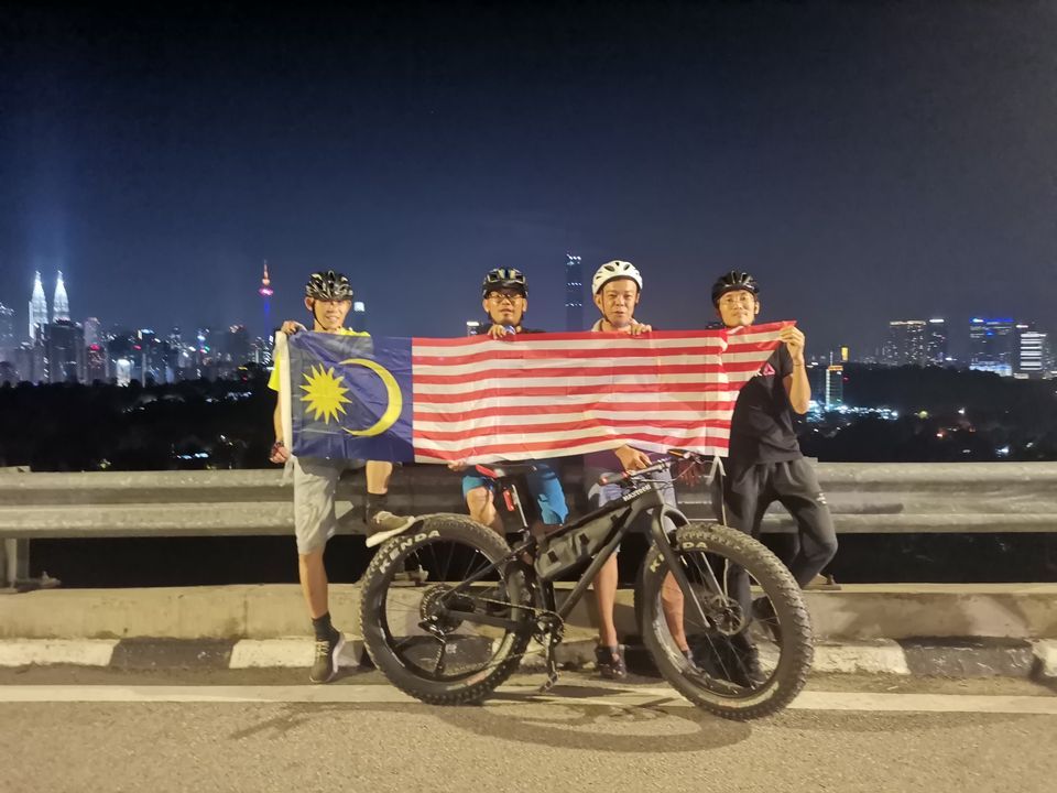 FatBike Rock & Roll In KL City Hari Merdeka ?? 2023 | HHH.MY - Fat Bike ...