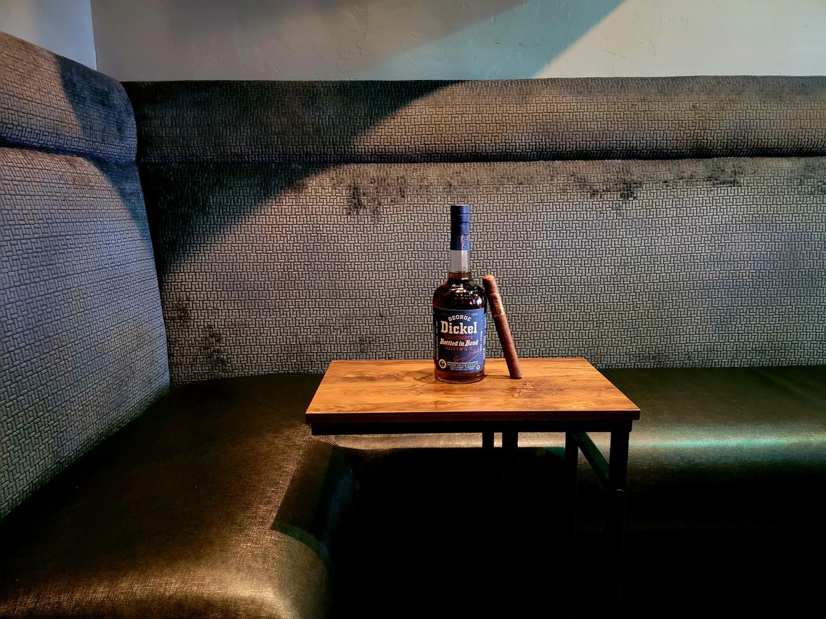 9/15 PAIRING OLIVA SERIE V EXTRA CHURCHILL & 13 YEAR DICKEL BIB at Stag ...