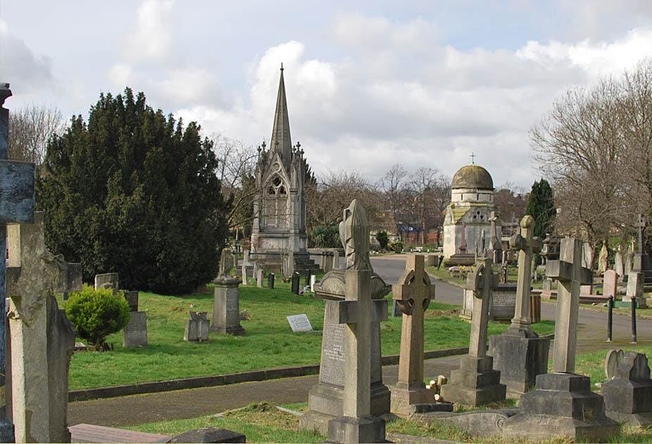 Plant Survey in West Norwood Cemetery with Amanda Tuke and Roy Vickery ...
