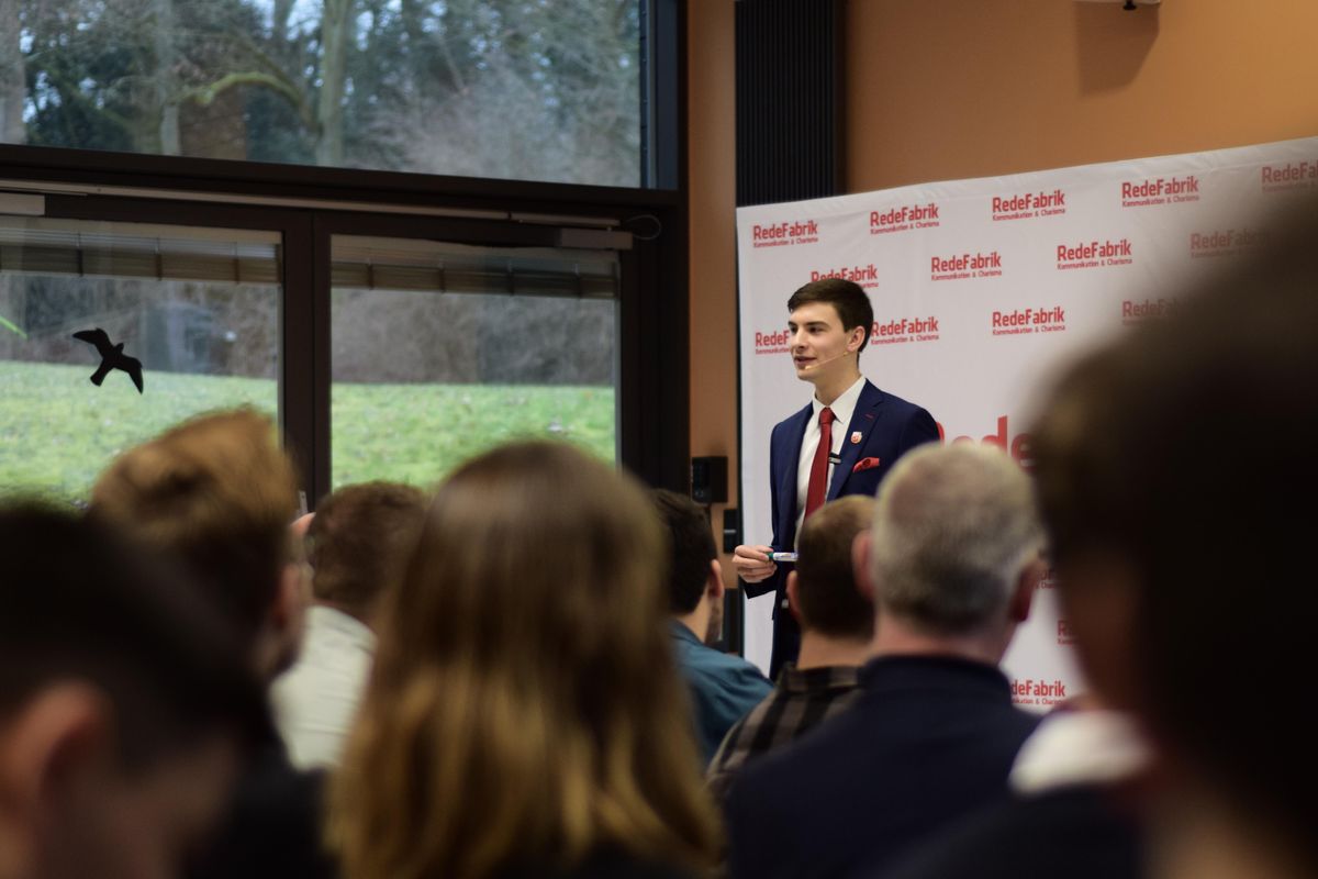 RedeFabrik CharismaCore - Entfessle dein Charisma! - Frankfurt | DJH ...