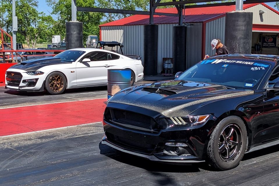 Cruise to DFWs550s Top 10 at Flips Patio Grill - Grapevine on 21st May ...