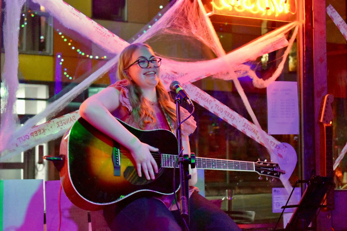 Lauren Emily gig at Royal Cellars at Royal Park Pub & Cellars, Burley ...