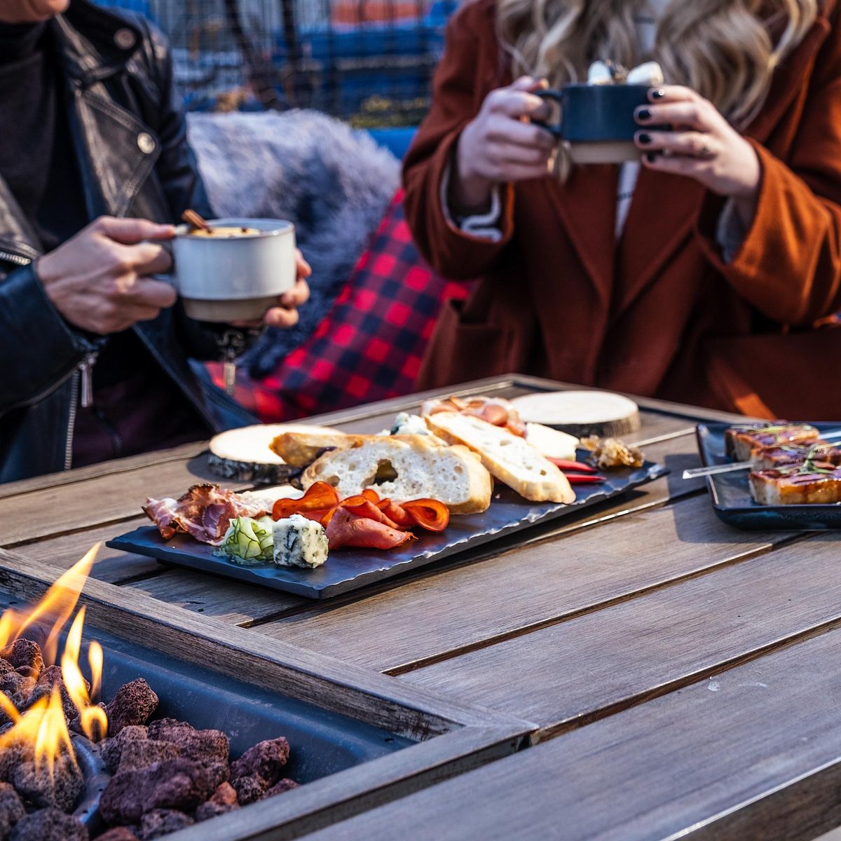 The Chalet Rooftop Holiday Pop-Up Bar at Le Meridien St. Louis Clayton ...