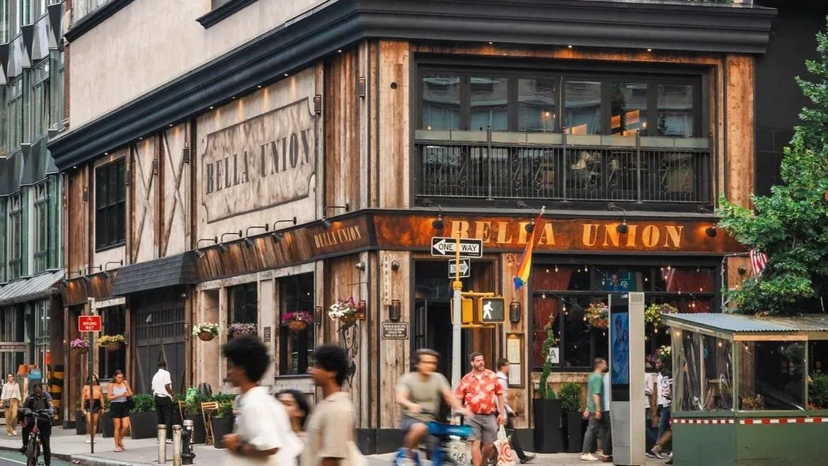 Make friends over pub and grub! at Bella Union | Rooftop Bar, New York ...