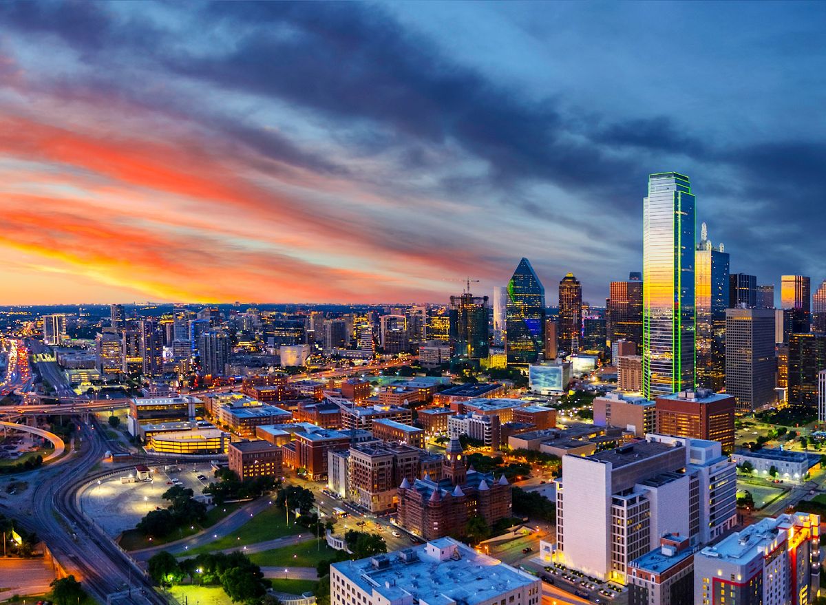 DALLAS: Oklahoma Vs. Texas Indoor Tailgating Event | Cotton Bowl ...