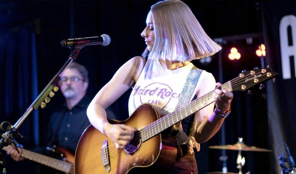 Alyssa Trahan Band at FairportBside on 11th August, 2022