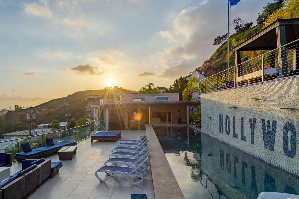 Swimply Acoustic Summer Jam - Sydney Ross Mitchell & Jackson Lundy at ...