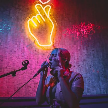 Clarissa the Sassy British Soul Singer | MoMac Brewing Company ...