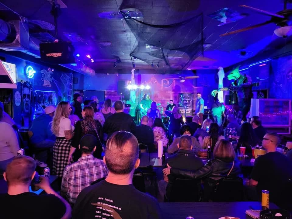 4LOCOS @ Parma Pit Stop Bar and Grille | The Parma Pit Stop Bar and ...