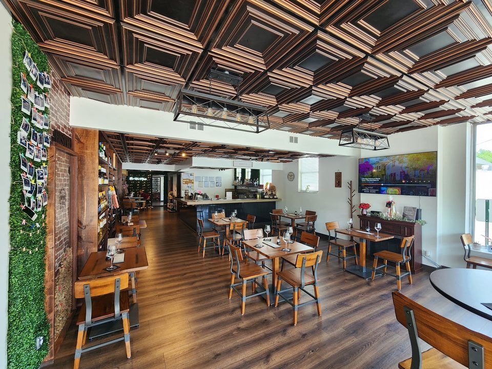 Chuck Wiggins at Fine Wine OClock in Pleasant Ridge at 6223 Montgomery ...