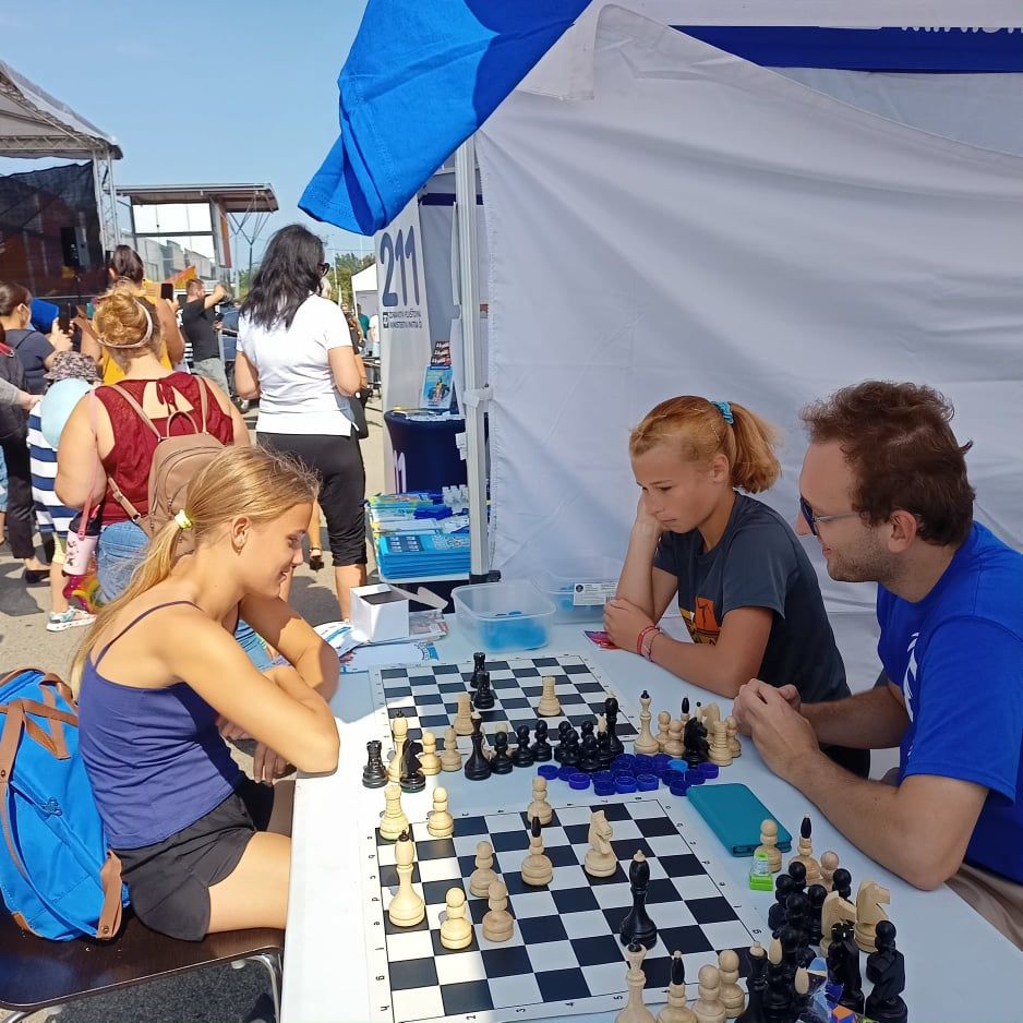 Prezentace šachového kroužku na kroužkobraní 2022 | OC Futurum Brno ...