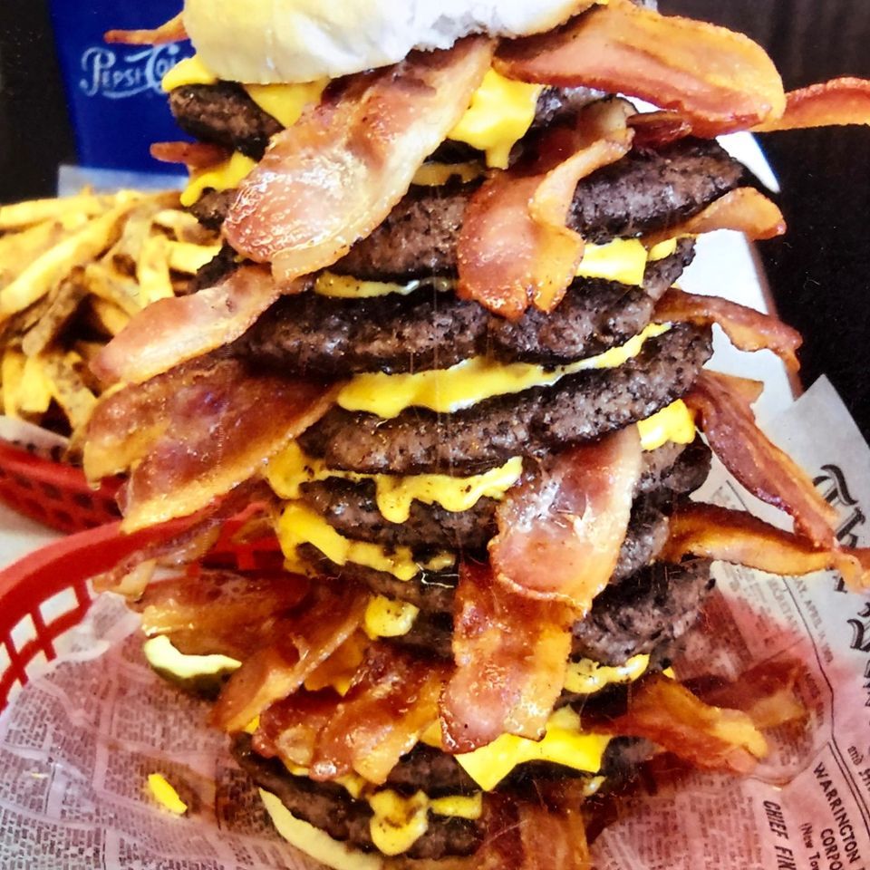 Big Daddys Biggest 11-Patty Burger Challenge in Duluth, Minnesota!! at ...