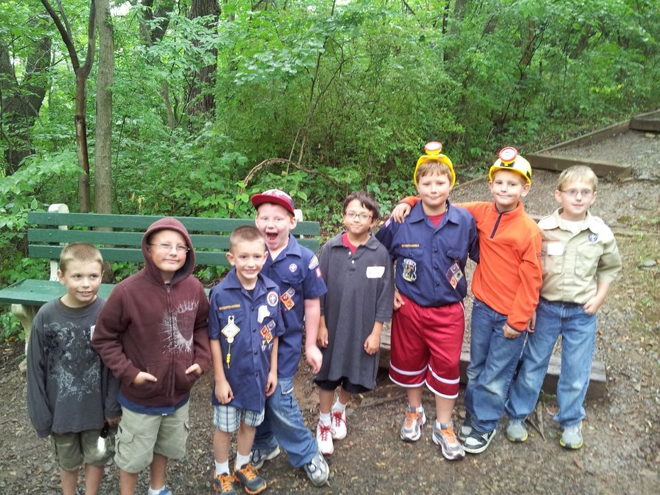 Webelos Earth Rocks Adventure Pin or Wolf Digging in the Past | Lincoln ...